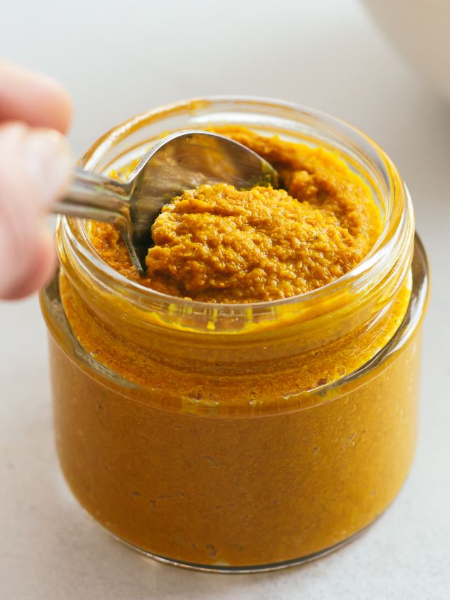 No-Cook Turmeric Golden Paste Recipe (for Curries & Lattes) | Foodaciously