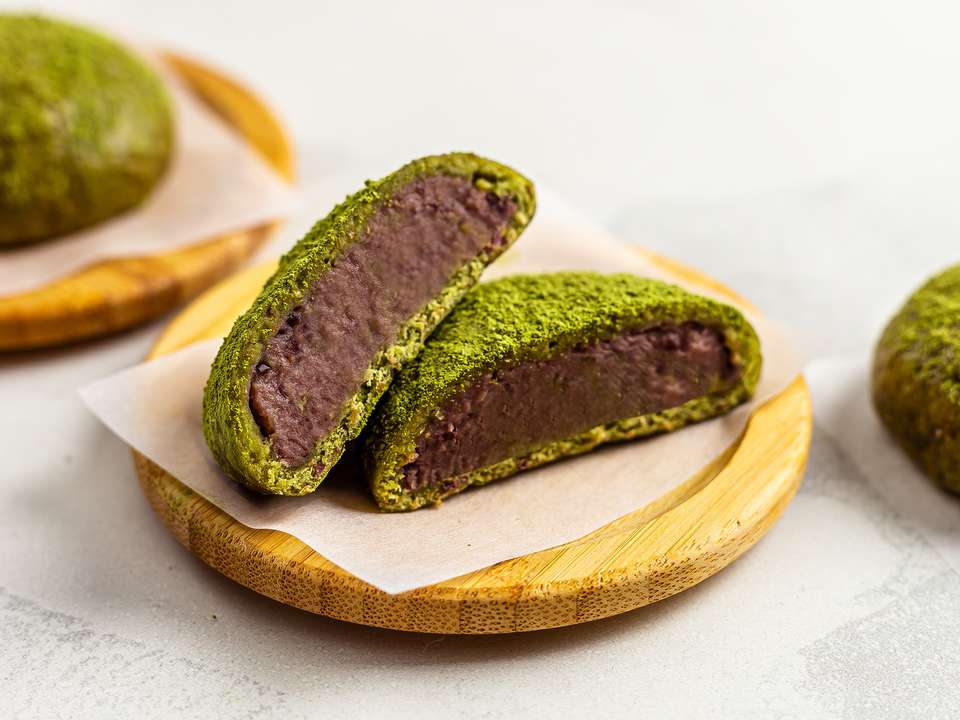 {Vegan, Sugar-Free} Matcha Manju | Foodaciously