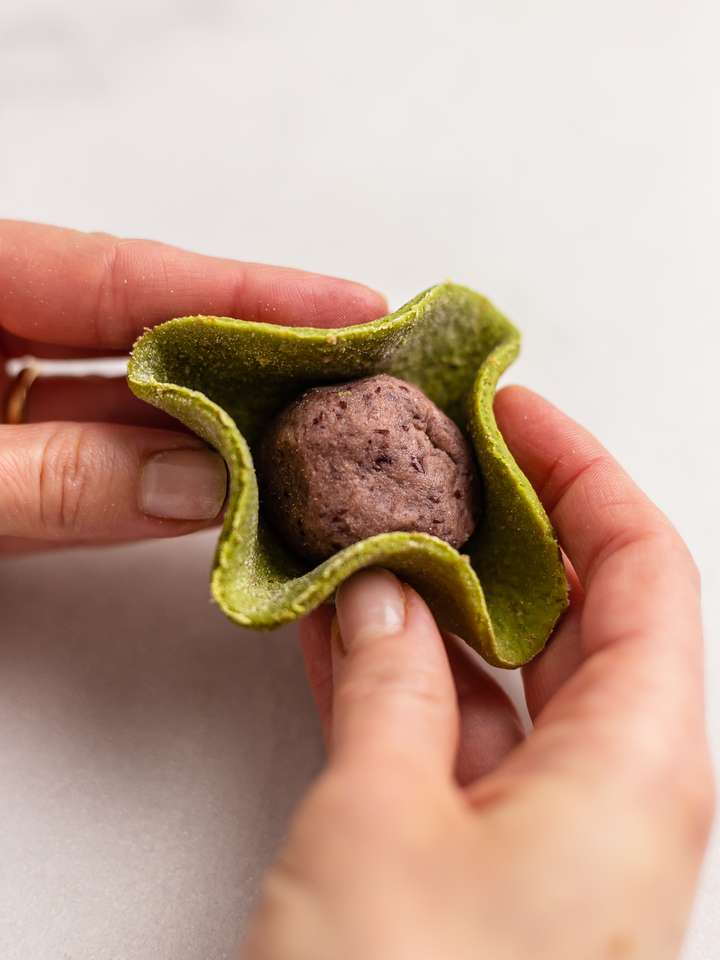 {Vegan, Sugar-Free} Matcha Manju | Foodaciously