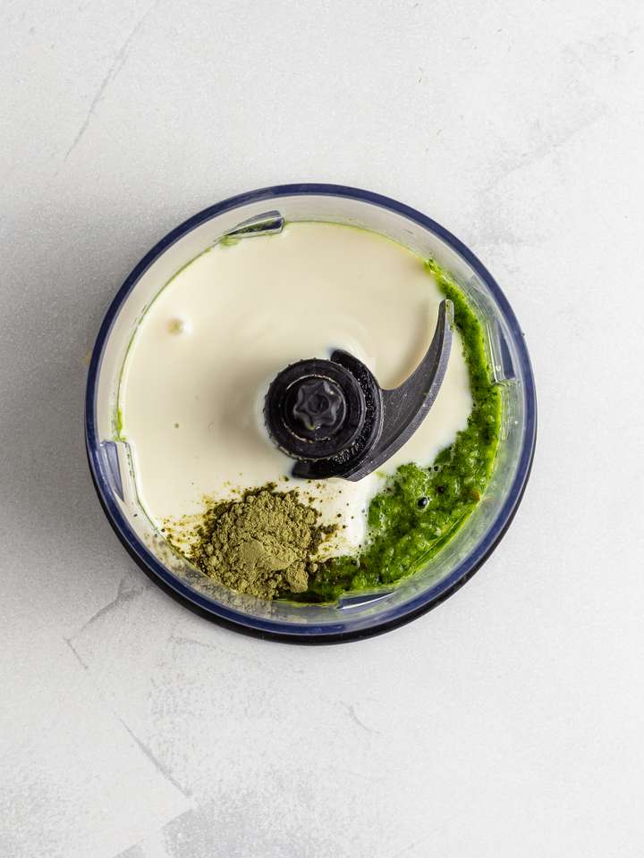 Japanese Smoothie with Matcha and Kiwi | Foodaciously