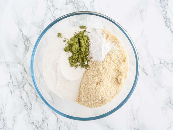 Matcha Sponge Cake Recipe | Foodaciously