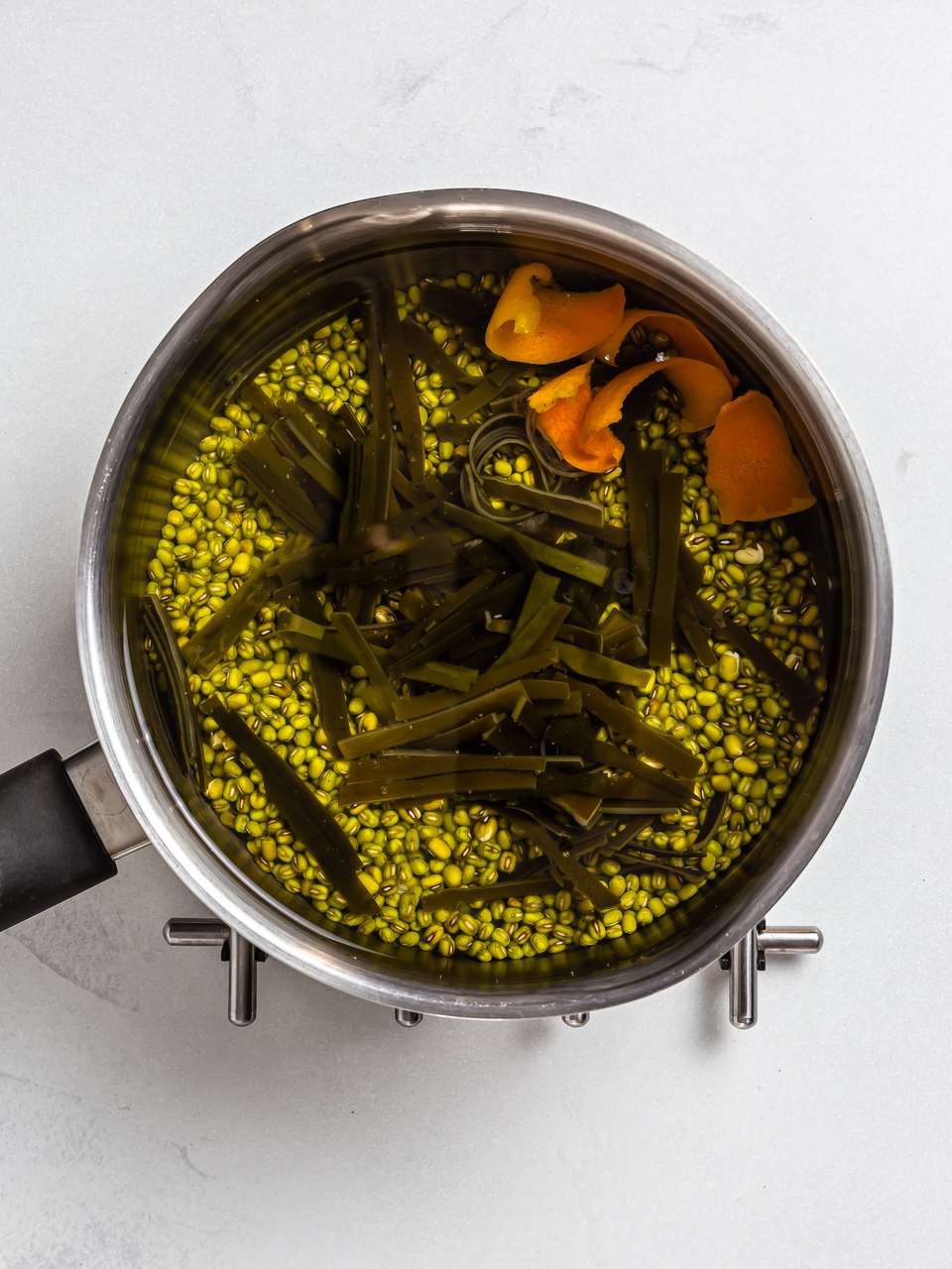 Chinese Mung Bean Soup (green bean soup) | Foodaciously