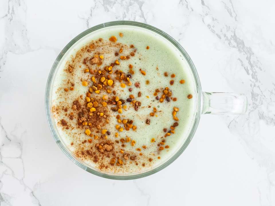 Vegan Superfood Spirulina Latte Recipe | Foodaciously