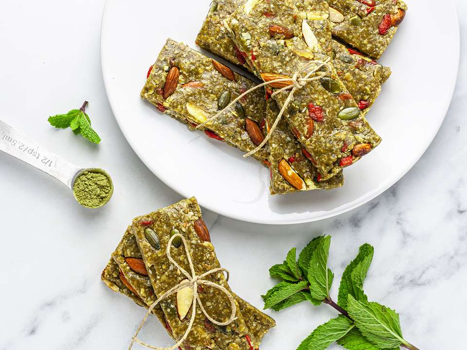Matcha Granola Bar Recipe | Foodaciously