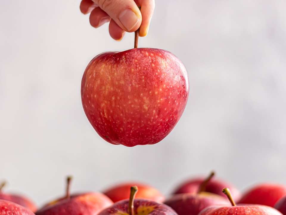 8 Healthy Ways to Use Apples in the Kitchen | Foodaciously